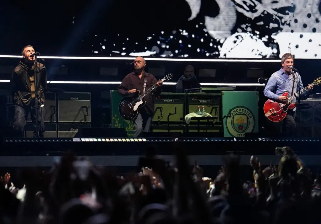 Oasis Launch Reunion Tour After 16-Year Break, Sending Fans into a Man ...